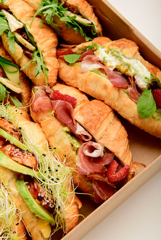 Croissant Box Premium 2 - Yummy Catering - Party Box