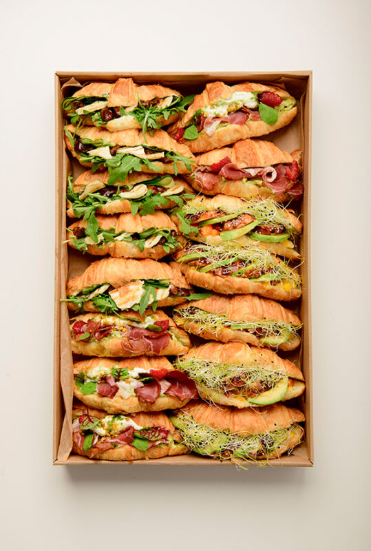 Croissant Box Premium 2 - Yummy Catering - Party Box